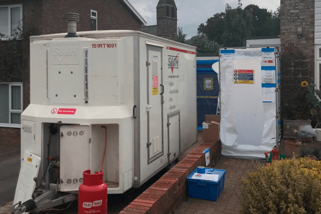 domestic asbestos removal | DJ Hintons